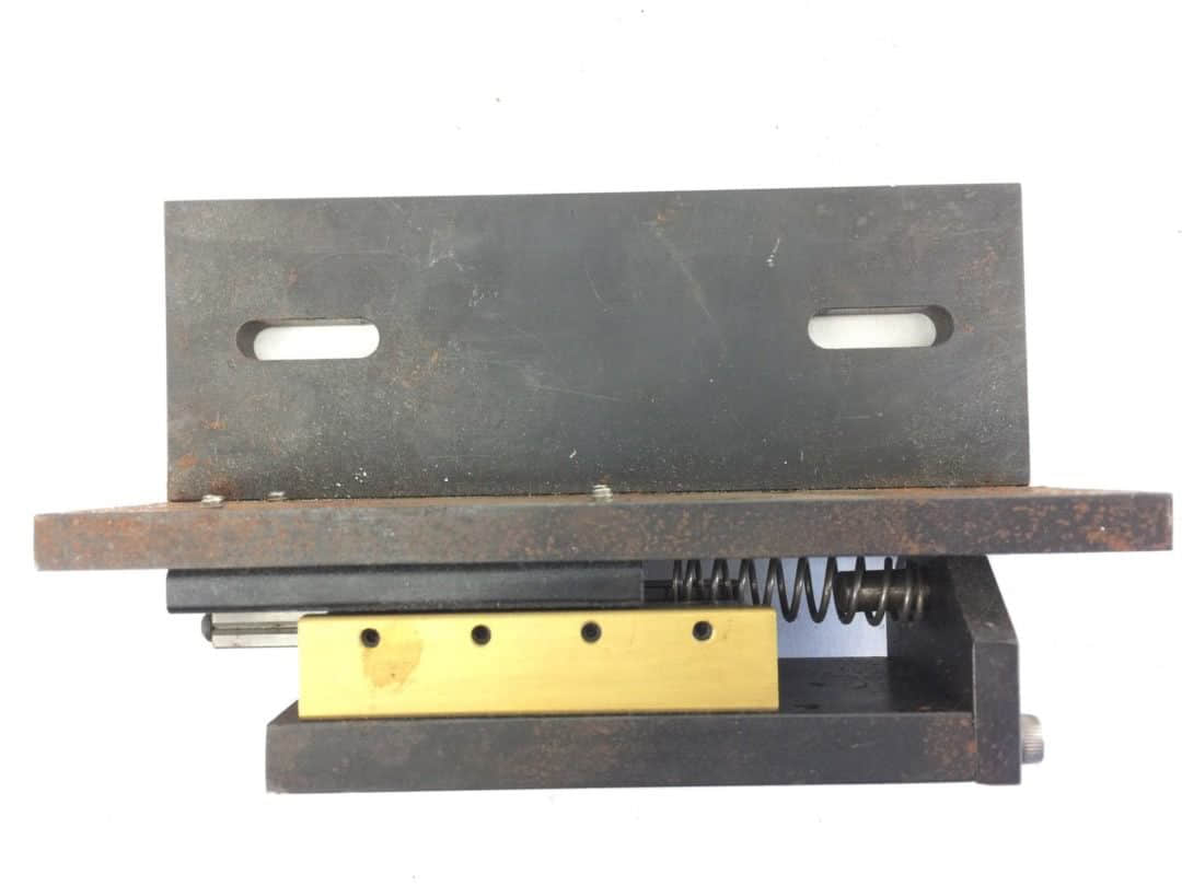 DELTRON LINEAR MOTION SPRING-LOADED MOUNTED SLIDE 2-1/4 TRAVEL (A695)