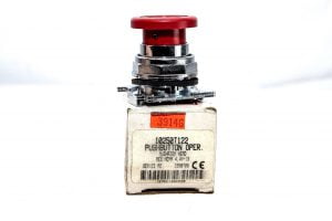 CUTLER HAMMER 10250T122 RED MUSHROOM HEAD PUSH BUTTON OPERATOR (G113)