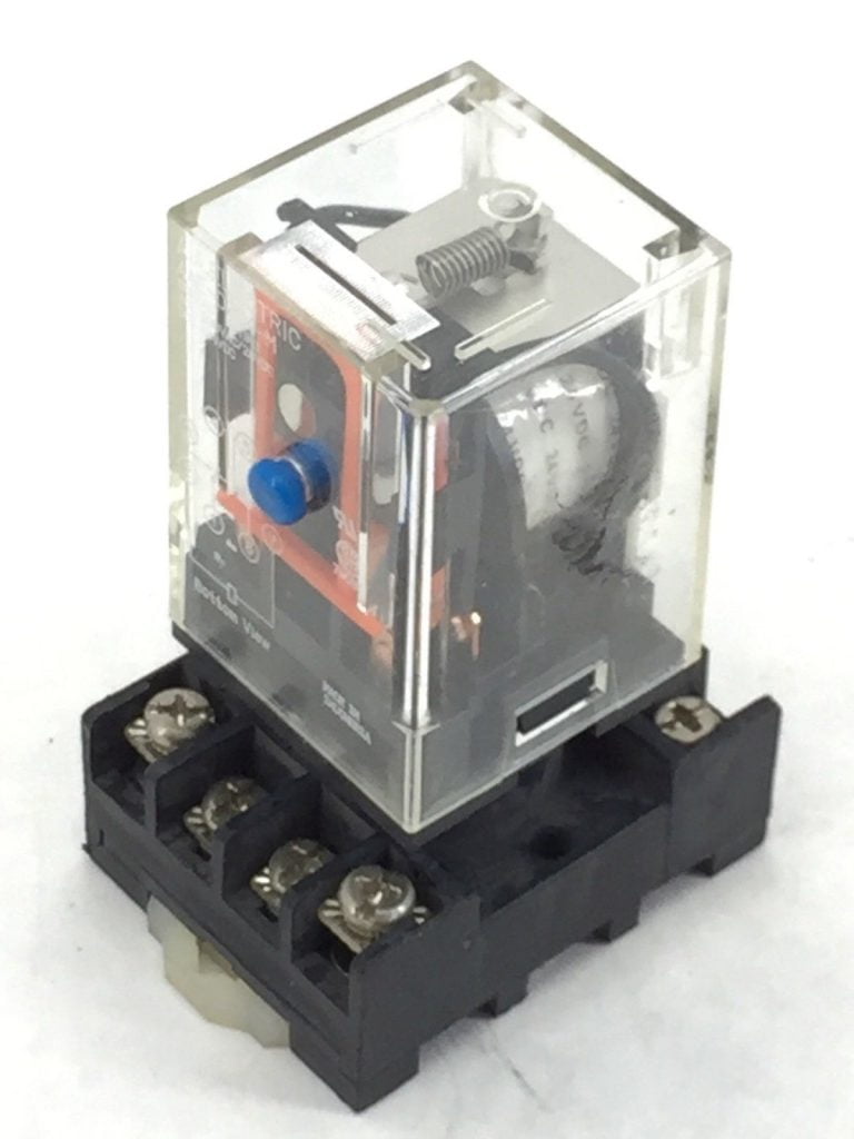 ALLEN BRADLEY 700-H RELAY BLOCK BASE & AA ELECTRIC AAE-D204-M RELAY (A555)