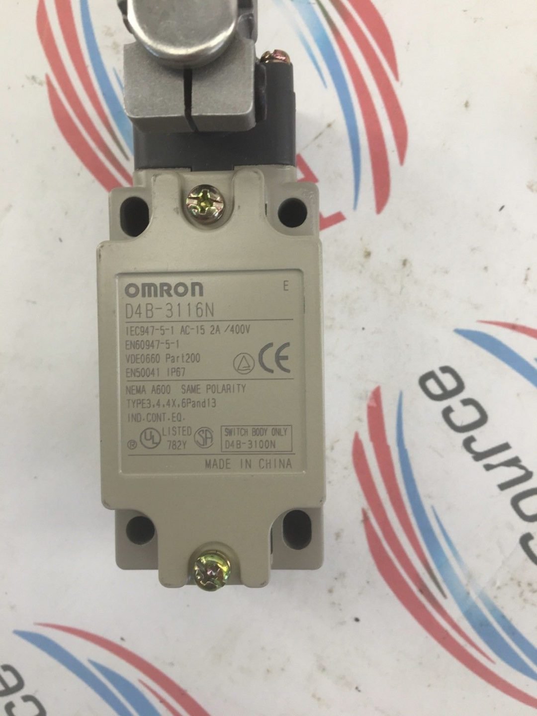 OMRON D4B-3116N IEC947-5-1 AC-15 2A/400V ROTARY LEVER SAFETY LIMIT SWITCH