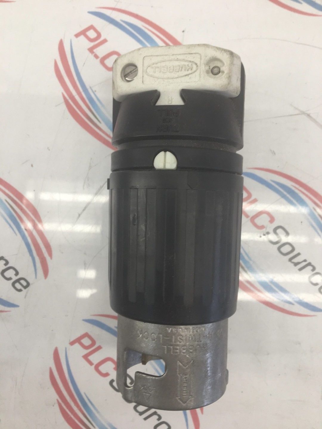 HUBBELL CS-8265C, 2P-3W, 250VAC, 50A 2 POLE 3 WIRE TWIST LOCK PLUG