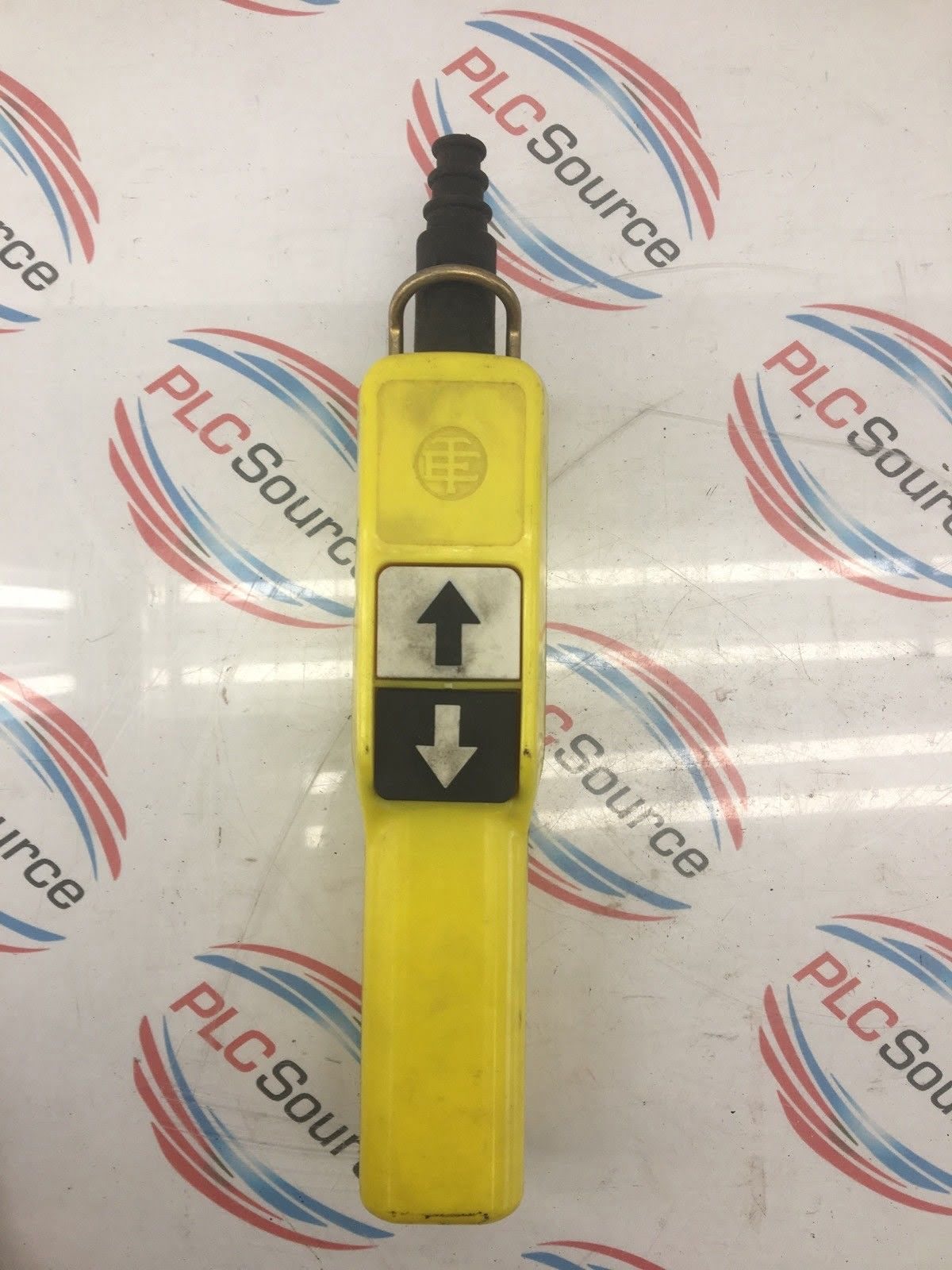 TELEMECANIQUE XAC-A201 UP/DOWN PUSH BUTTON SWITCH HOIST PENDENT TELEMECANIQUE XAC-A201 UP/DOWN PUSH BUTTON SWITCH HOIST PENDENT