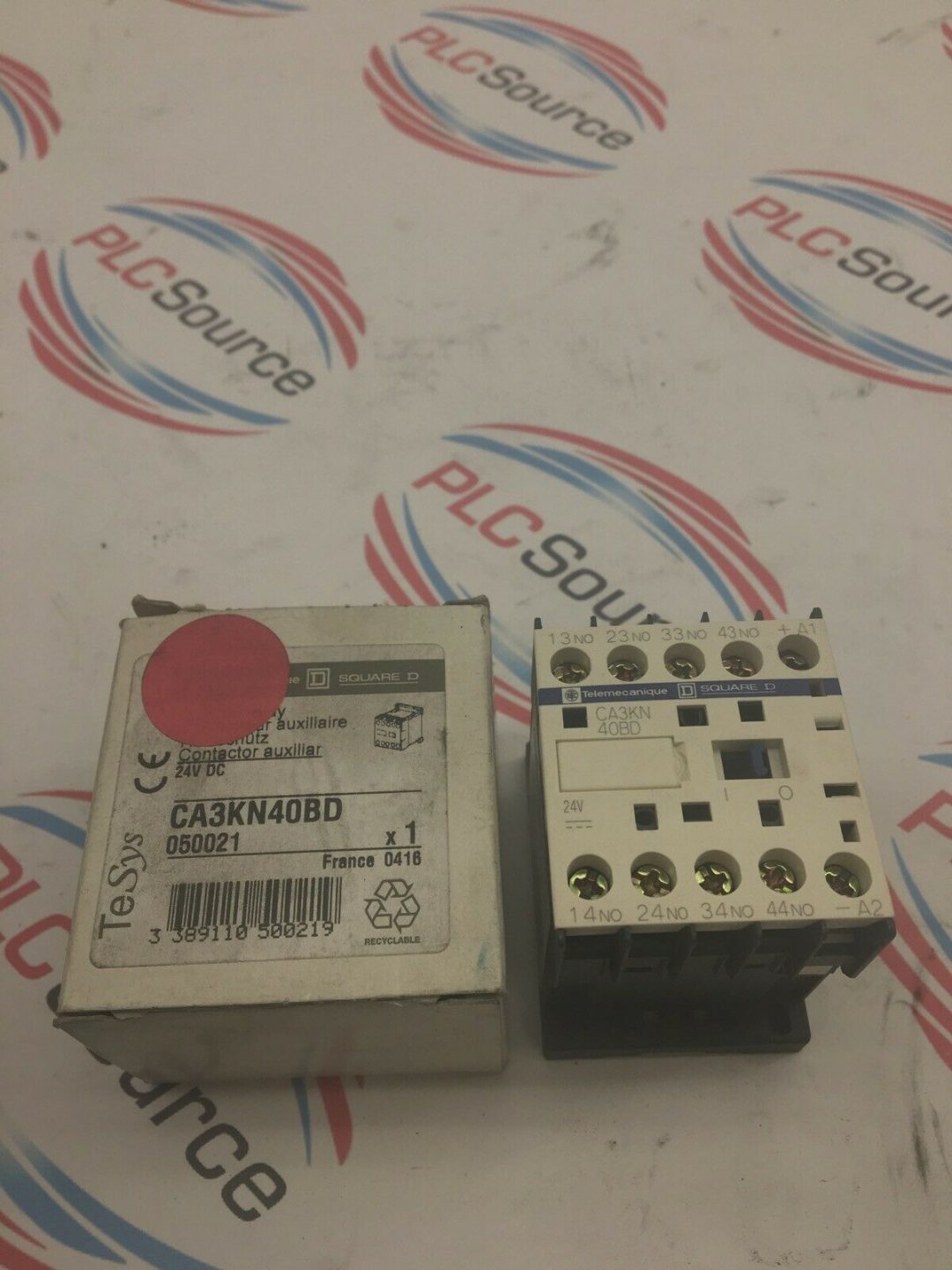 TELEMECANIQUE CA3KN40BD 24V CONTROL RELAY