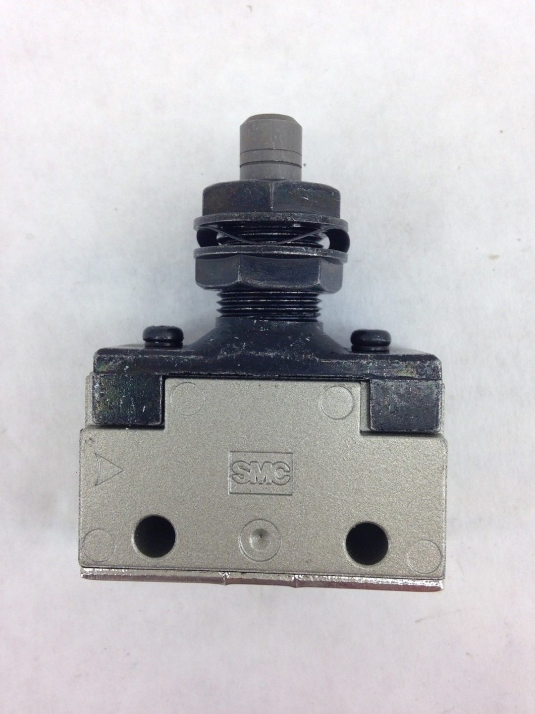 SMC VM13 VALVE AND SWITCH (A839)