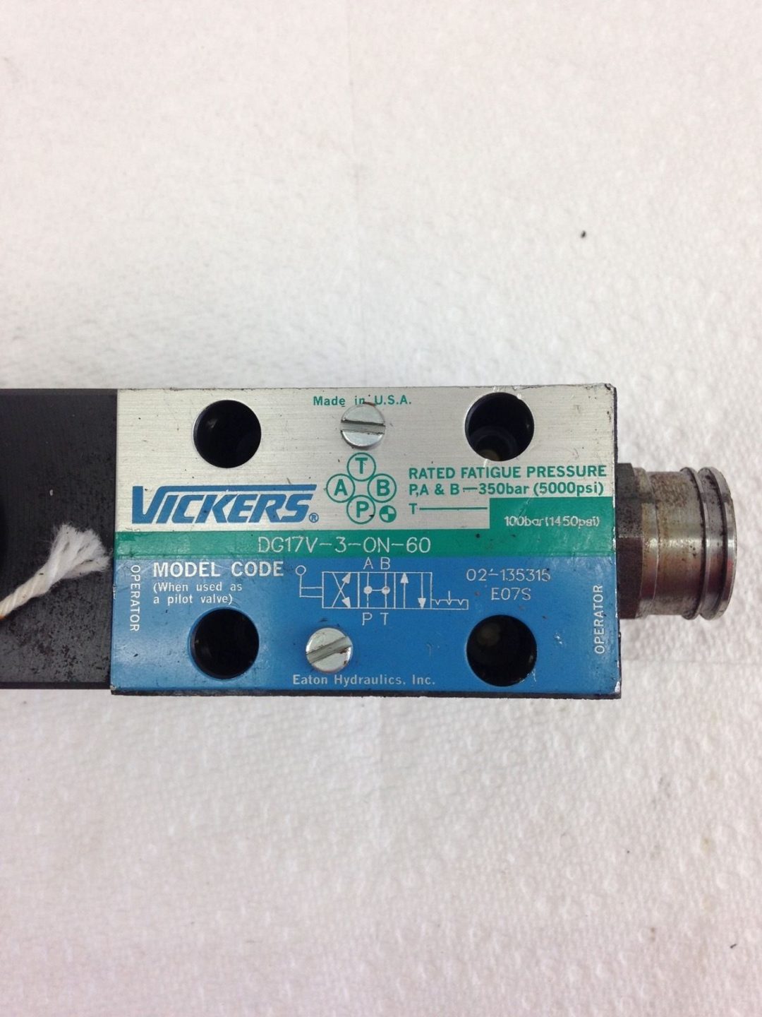 VICKERS DG17V-3-0N-60 HYDRAULIC DIRECTIONAL CONTROL VALVE (A196)
